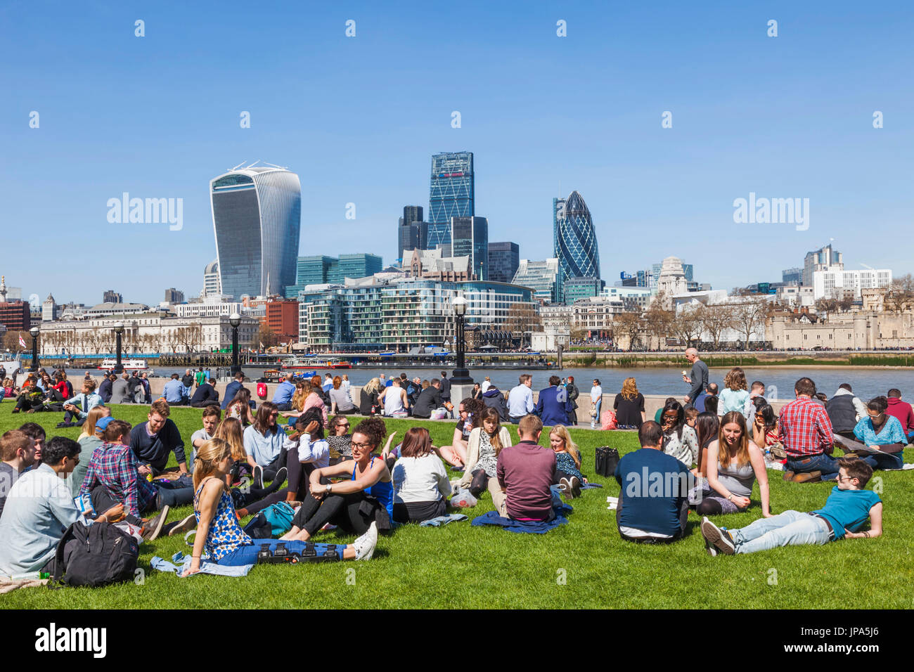 London office workers hi-res stock photography and images - Alamy