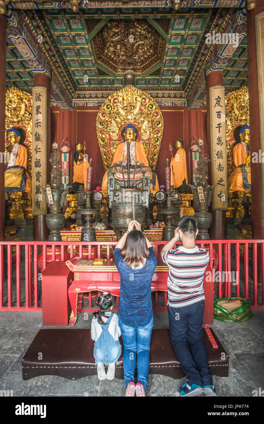 Lama temple hi-res stock photography and images - Alamy