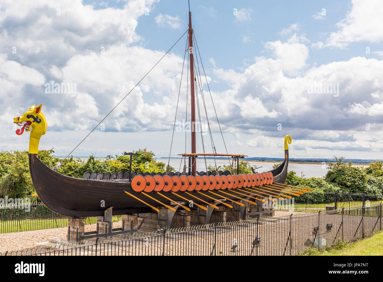Viking longboat hi-res stock photography and images - Alamy