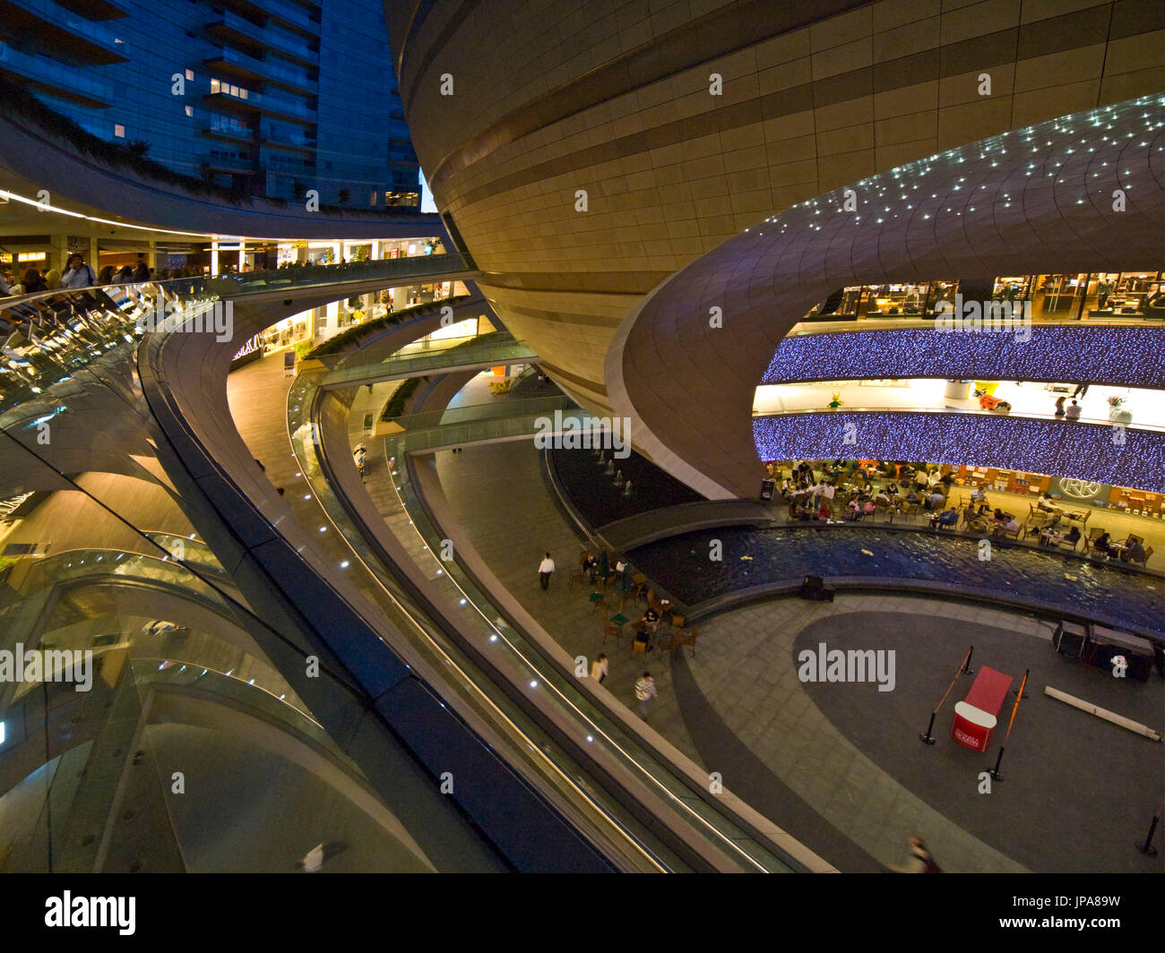 Canyon shopping mall hi-res stock photography and images - Alamy