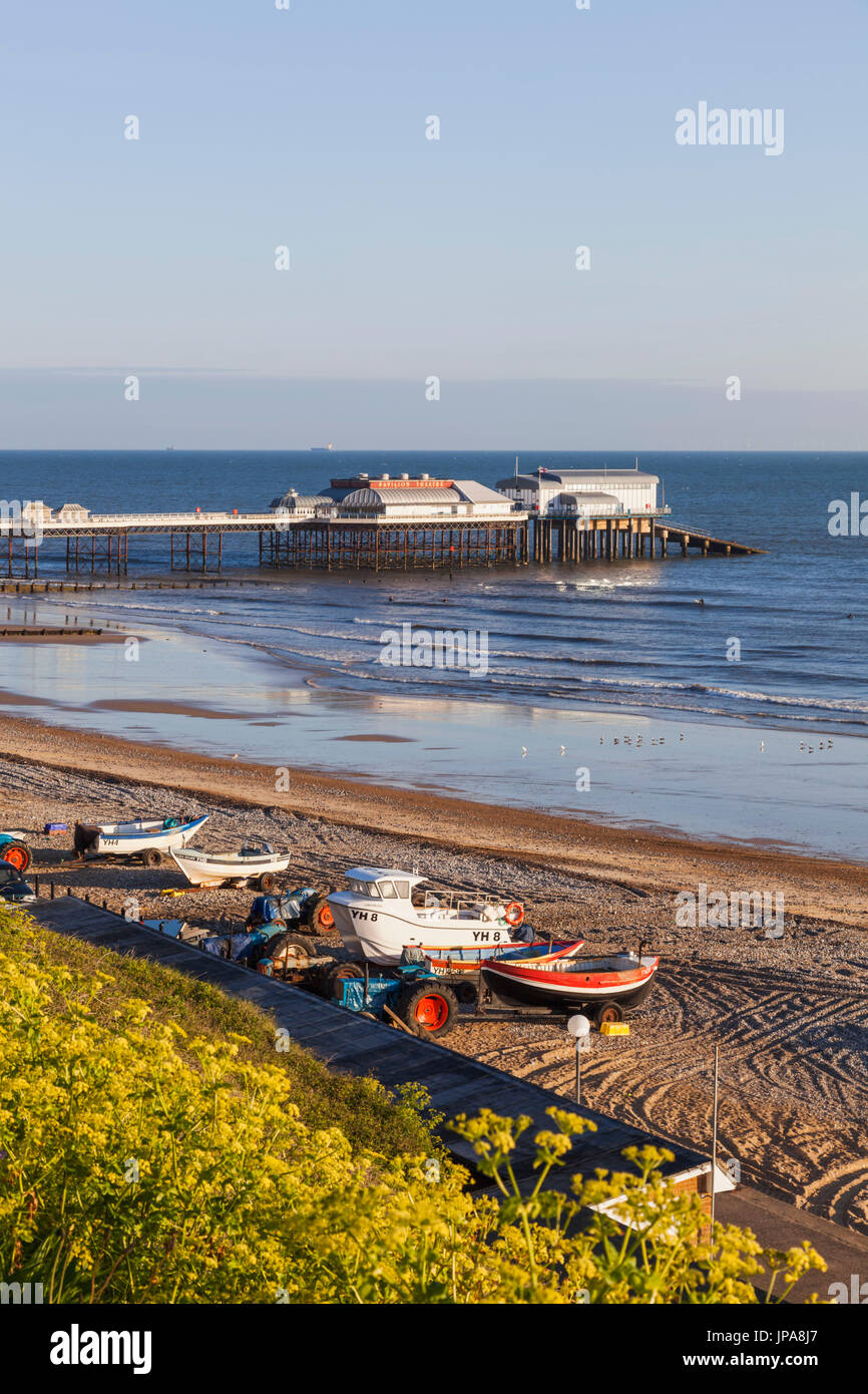 Cromer beach hi-res stock photography and images - Alamy
