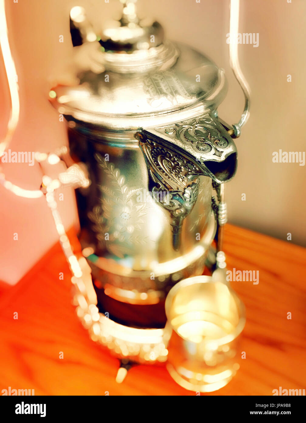 Vintage silver tea pot hi-res stock photography and images - Alamy