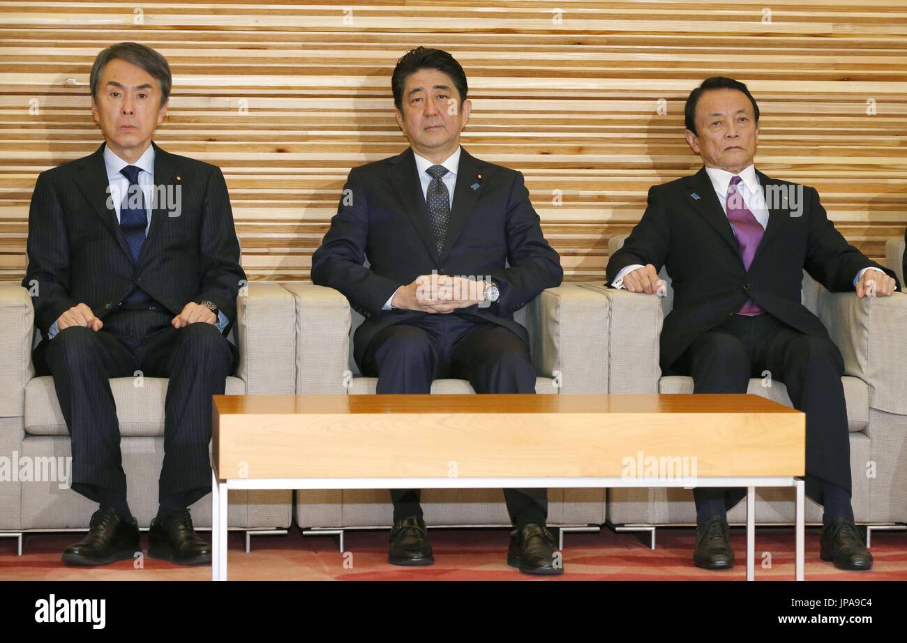 Japanese Prime Minister Shinzo Abe (C), Economic and Fiscal Policy ...