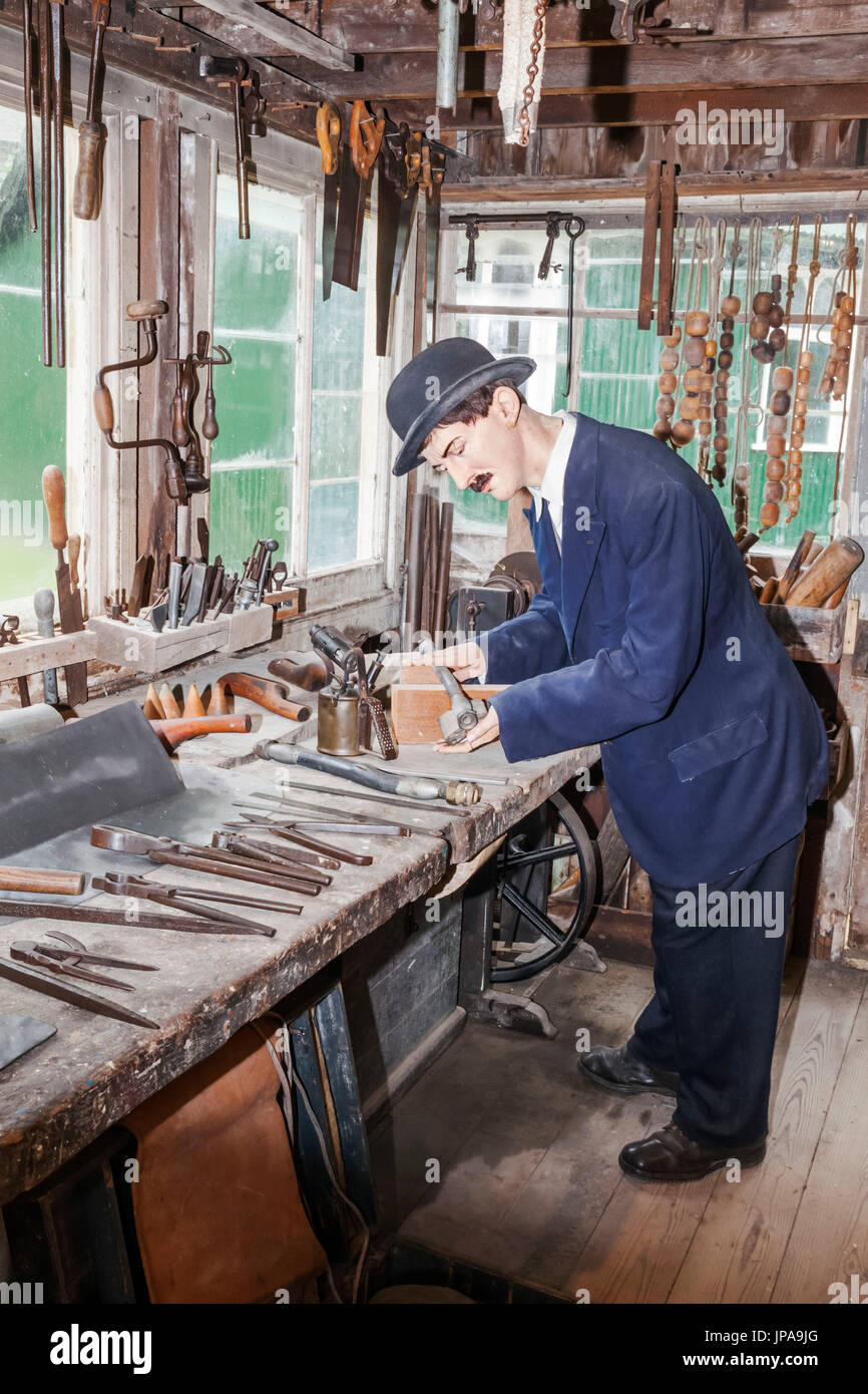 Exhibit of late 19th century plumbers workshop hi-res stock photography ...