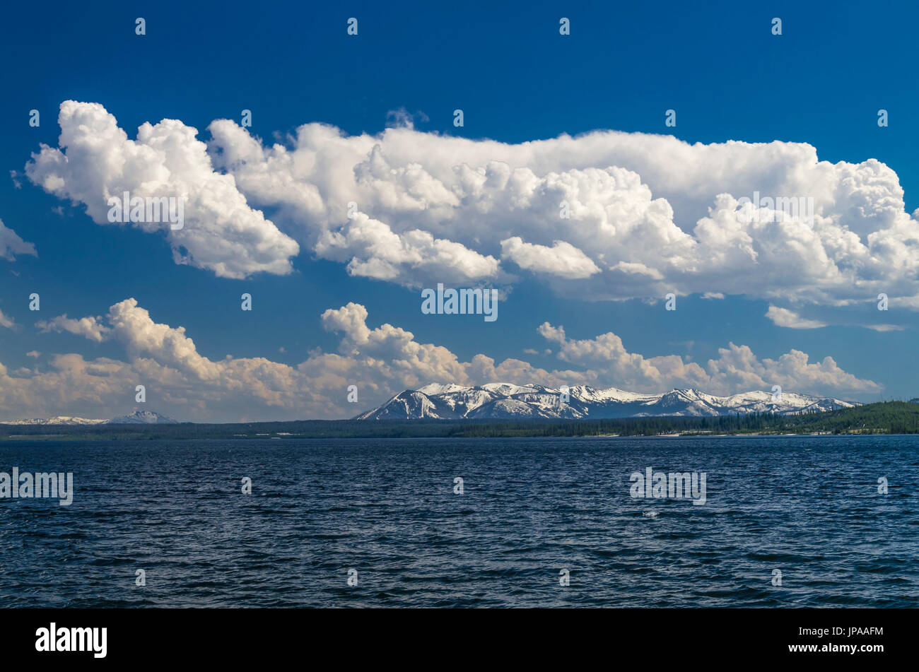 Yellowstone lake national park hi-res stock photography and images - Alamy