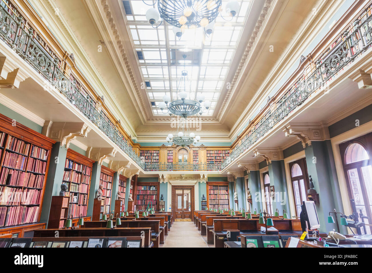England, London, Victoria and Albert Museum, The Library Stock Photo ...