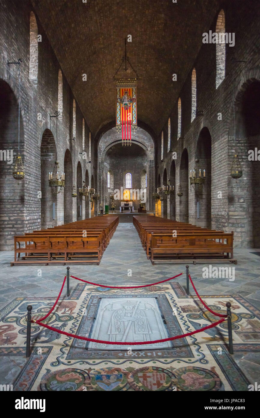 Santa maria de ripoll monastery xii century hi-res stock photography ...