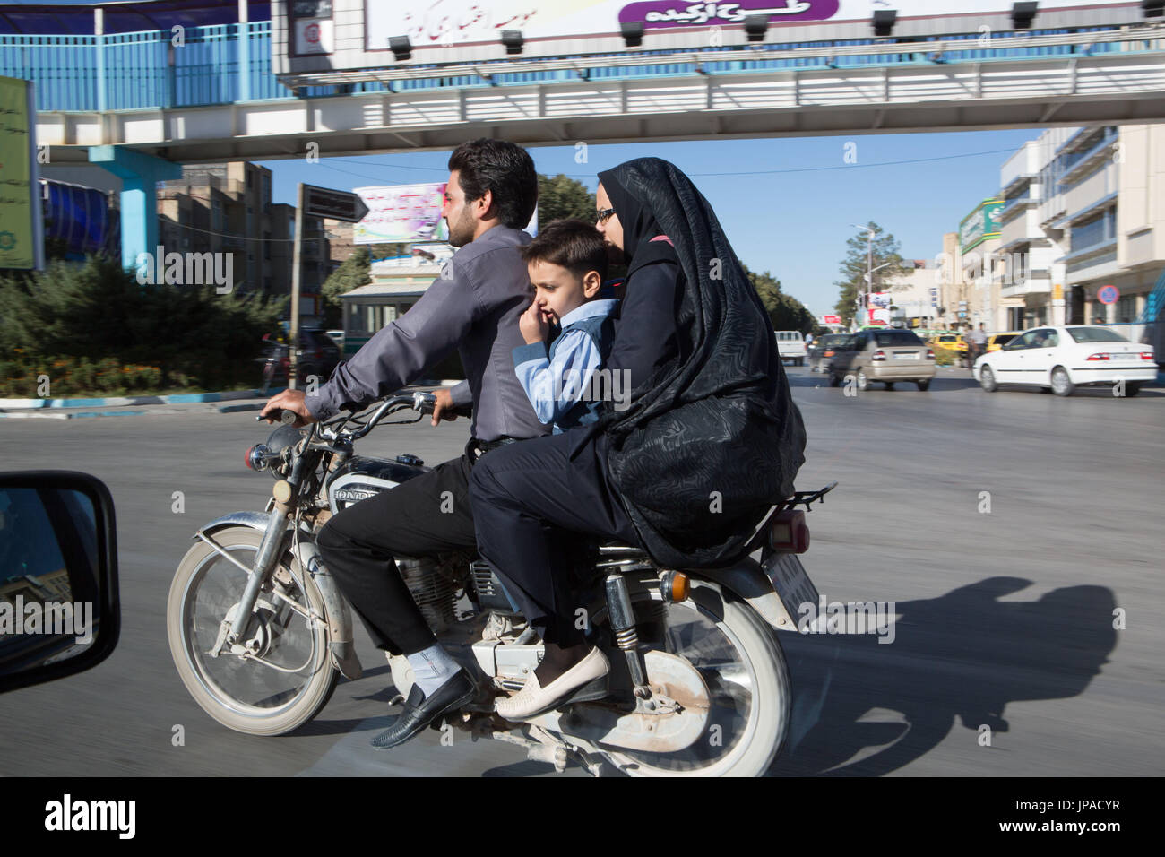 Family on motorcycle hi-res stock photography and images - Alamy