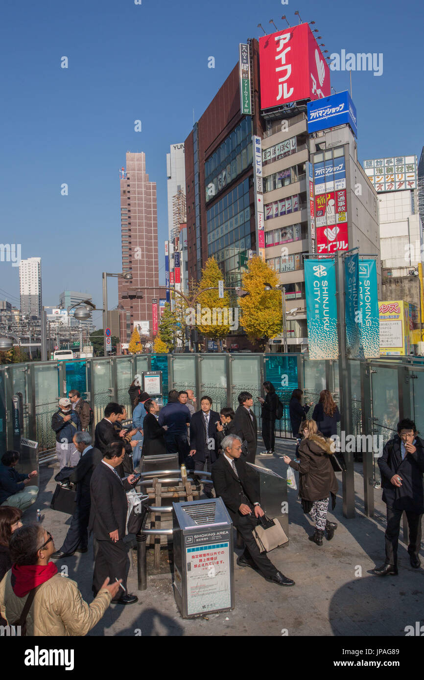 Tokyo shinjuku smoking hi-res stock photography and images - Alamy