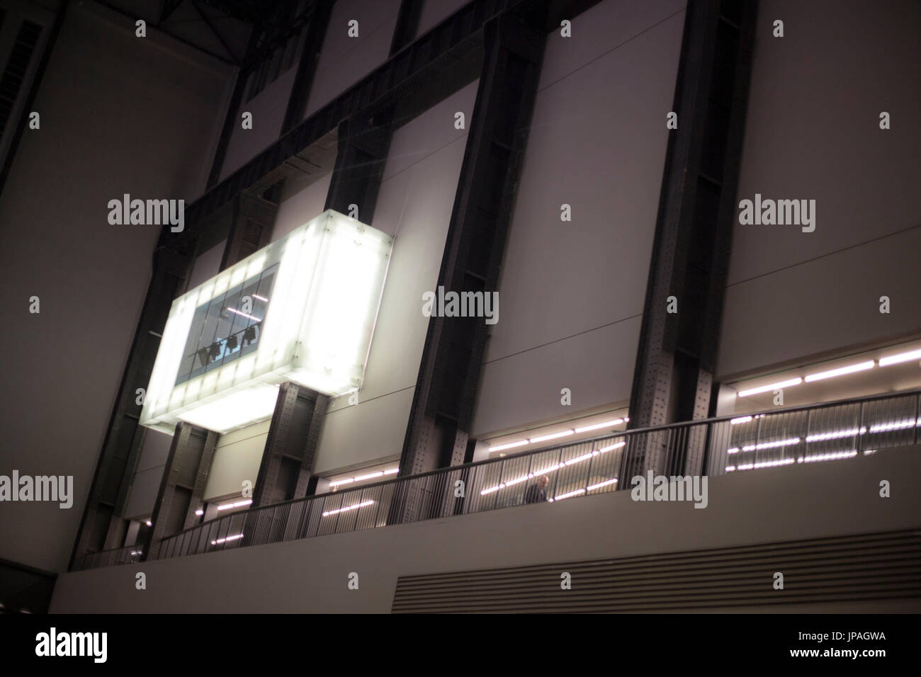 Tate modern night hi-res stock photography and images - Alamy