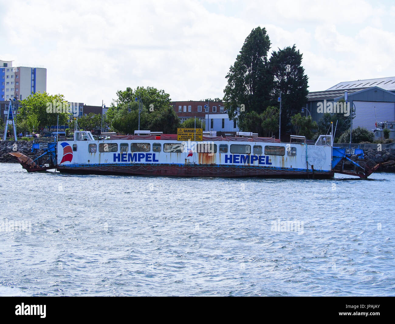 The old Cowes to Newport Chain Ferry that crossed the Medina river on ...
