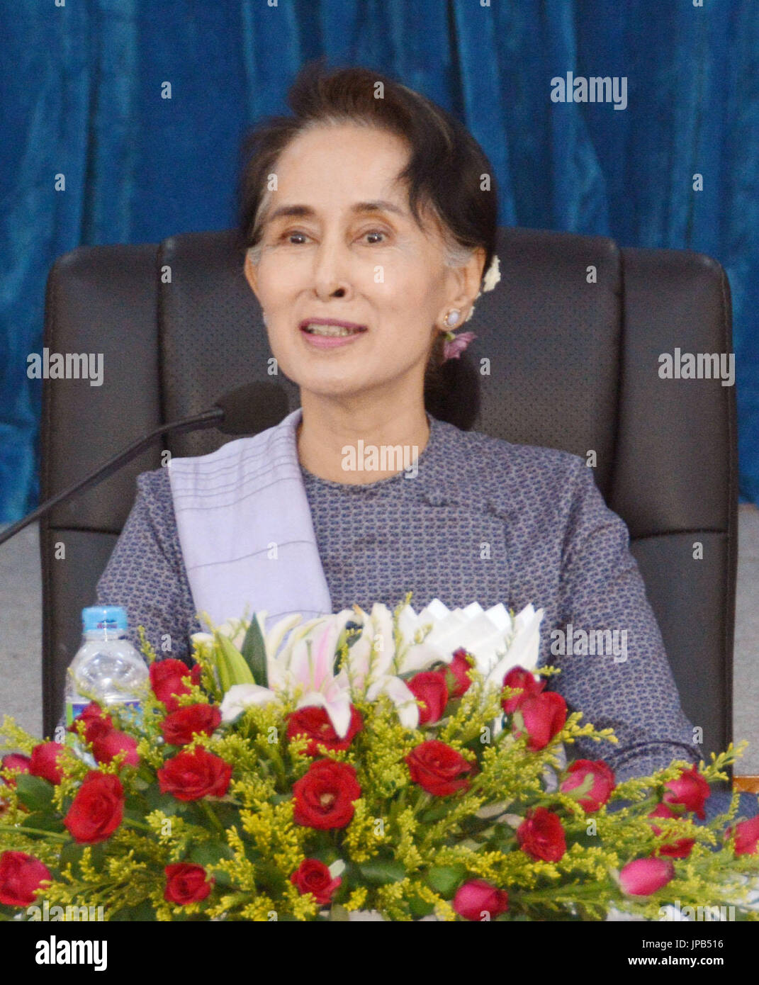 Myanmar's de facto leader Aung San Suu Kyi briefs diplomats from over ...