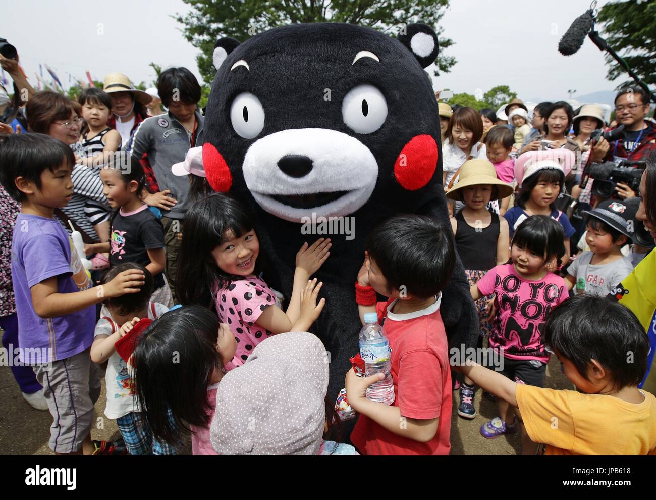 The popular black bear character Kumamon surprises and delights ...