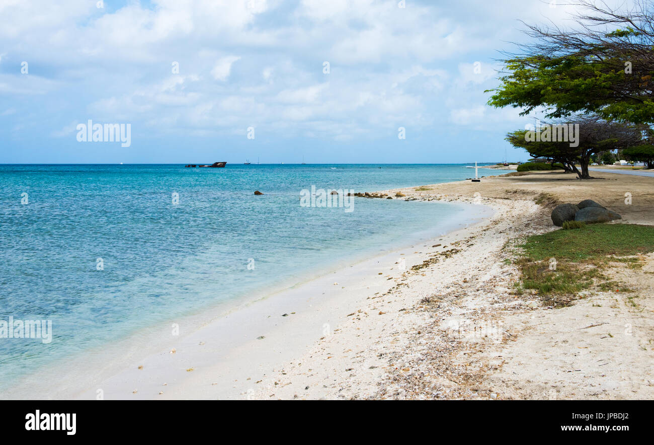 Aruba - Norther beach near high rise hotels - Arashi Stock Photo - Alamy