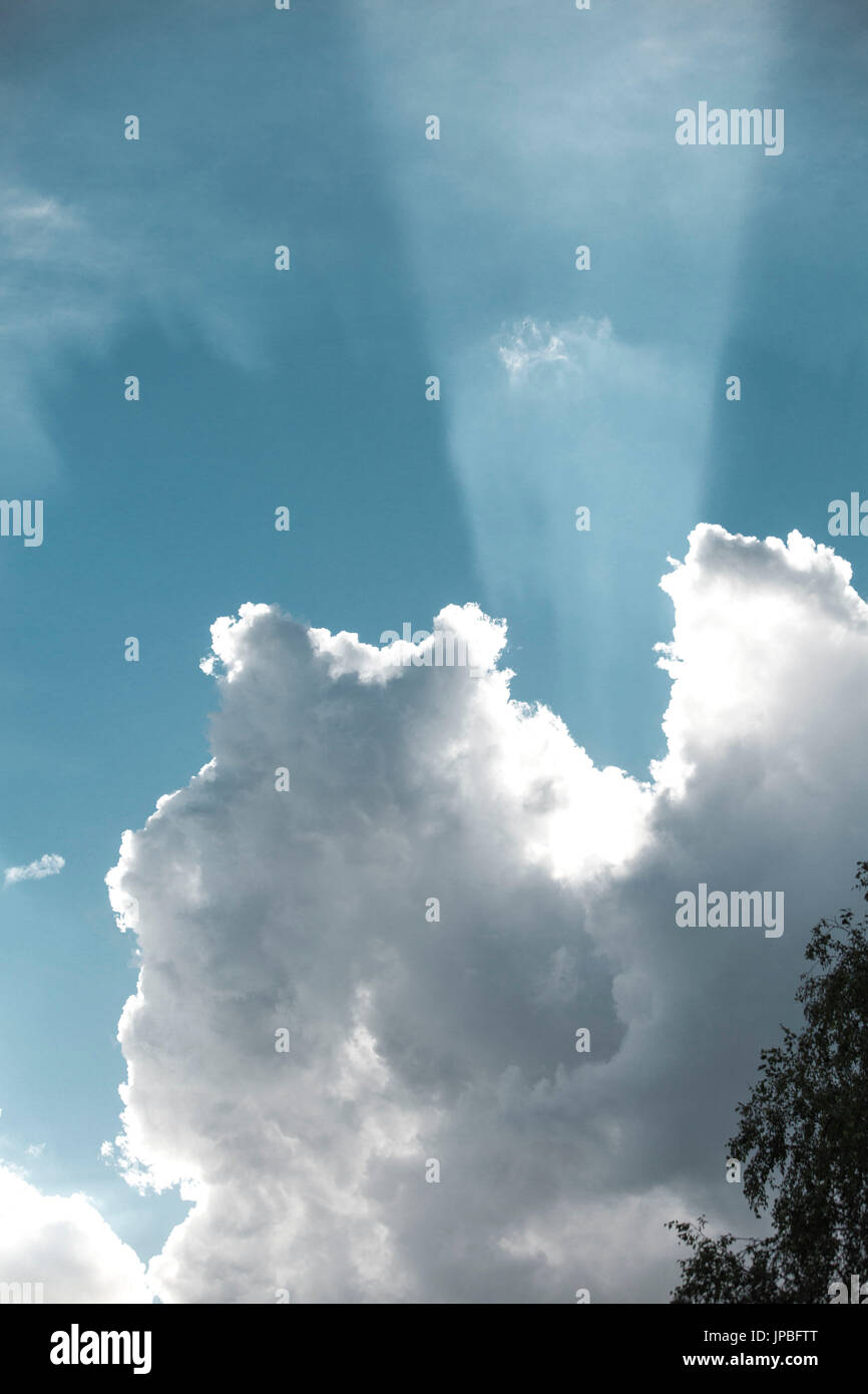 Beam of light from clouds hi-res stock photography and images - Alamy