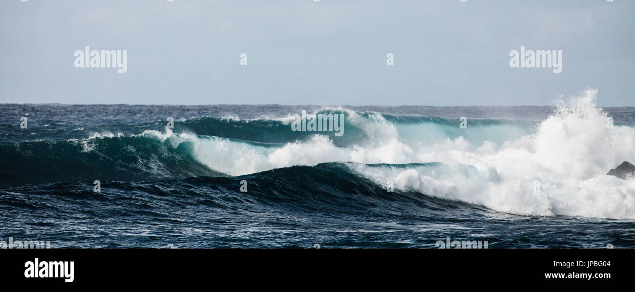 Surf break breakers hi-res stock photography and images - Alamy