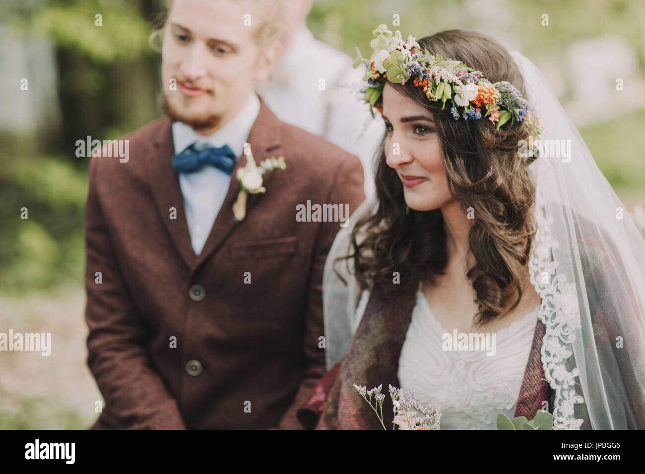 Wedding veil and wreath hi-res stock photography and images - Alamy