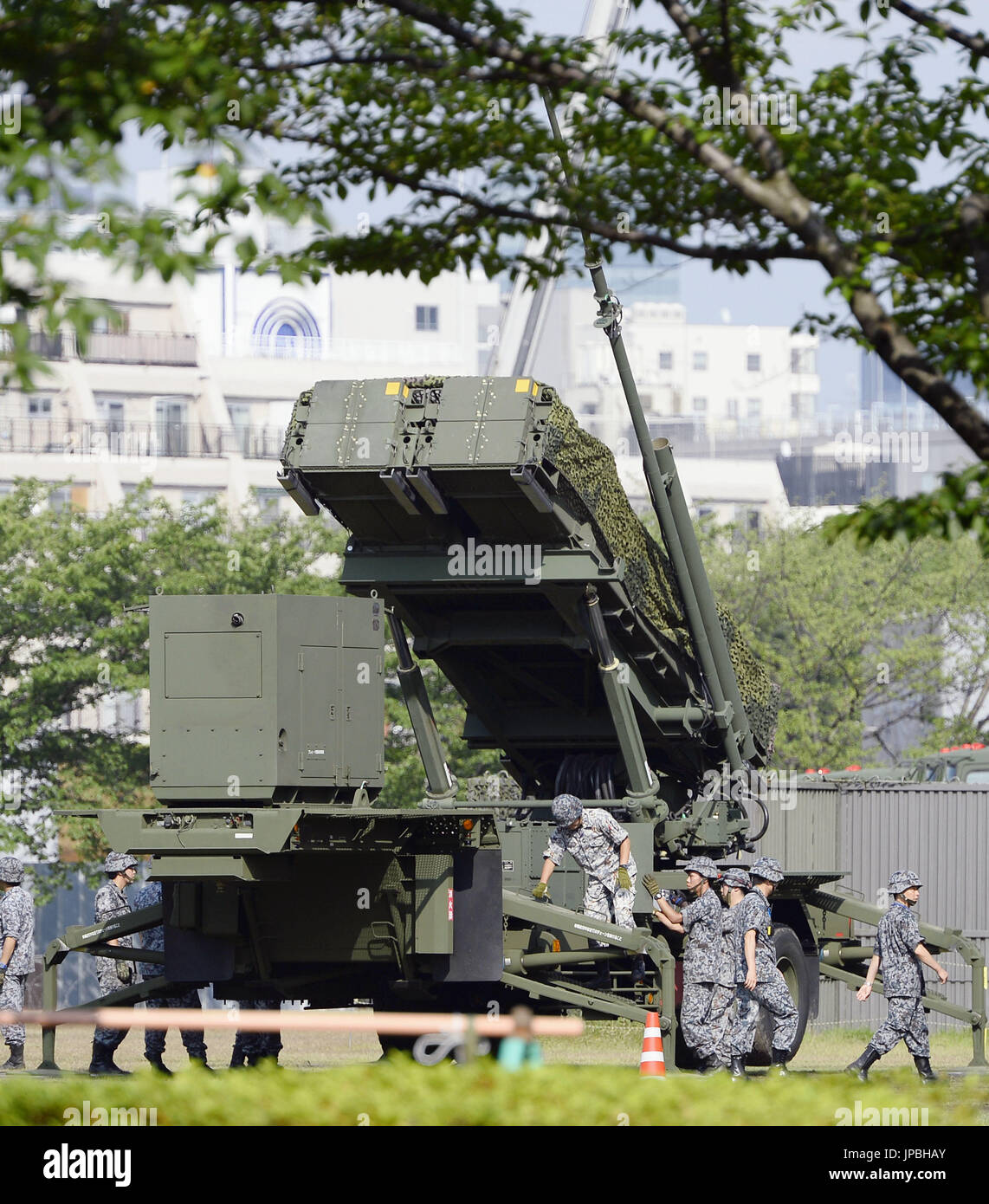 Japanese Air Self-Defense Force members set up Patriot Advanced ...