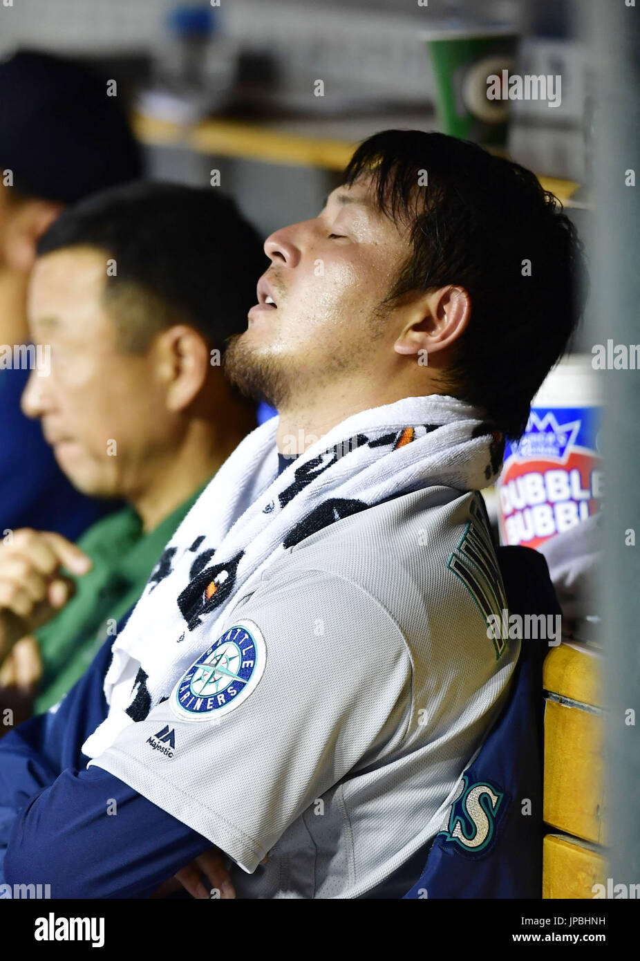 Seattle Mariners pitcher Hisashi Iwakuma looks discouraged after ...