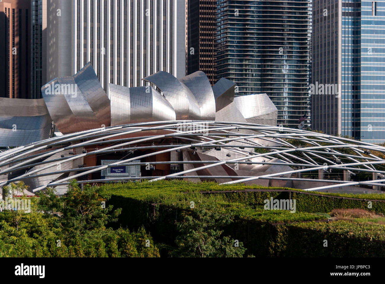 Steel sculptures hi-res stock photography and images - Alamy