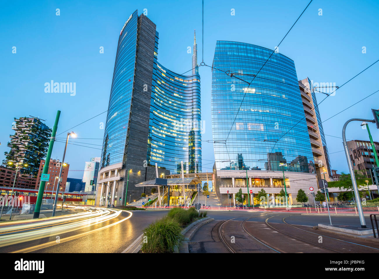 Milan skyline skyscrapers hi-res stock photography and images - Alamy