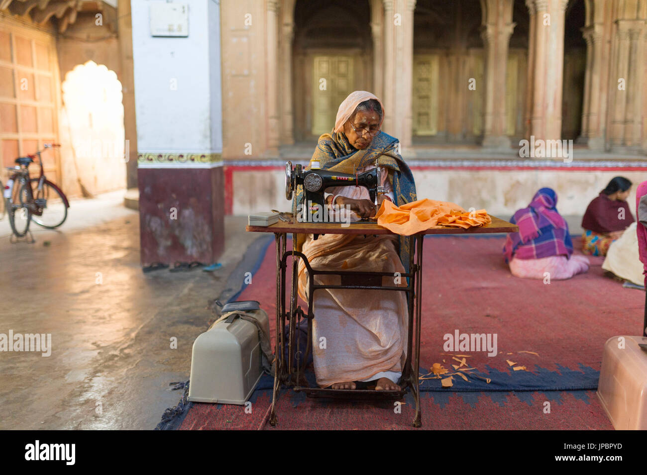 Widows india hi-res stock photography and images - Alamy