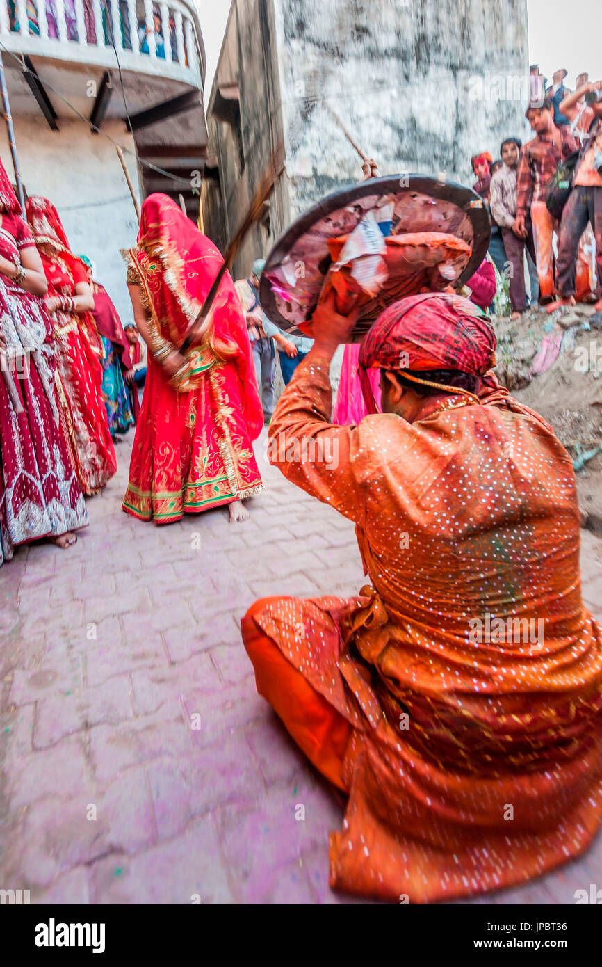 Holi mass hi-res stock photography and images - Alamy