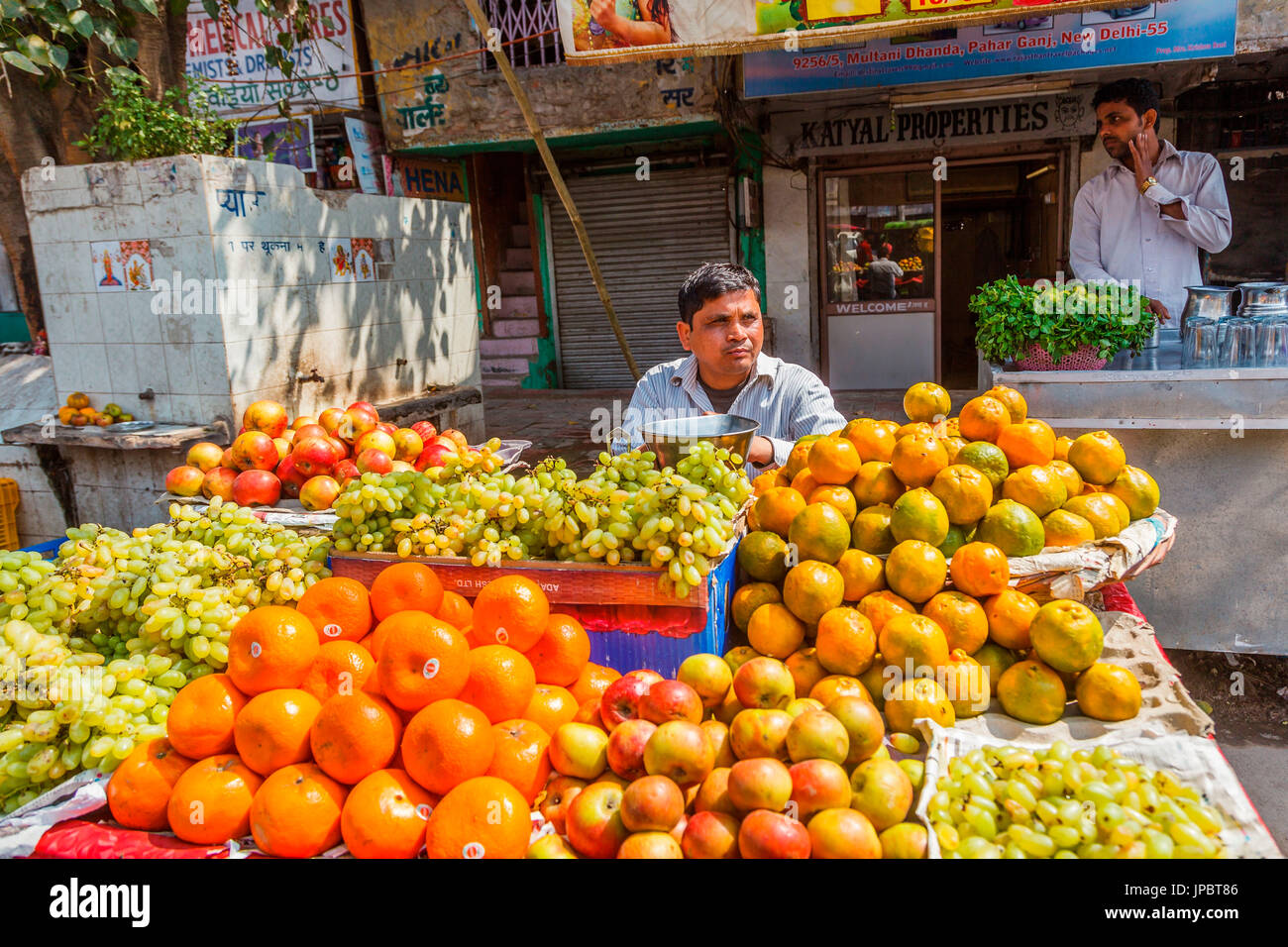 South delhi market hi-res stock photography and images - Alamy