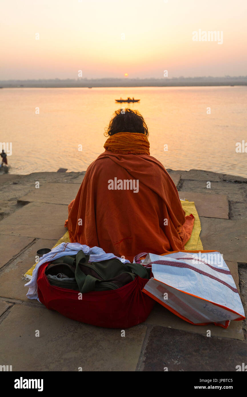 Varanasi, Uttar Pradesh, India, Asia. Morning pray at the Ganges Stock ...