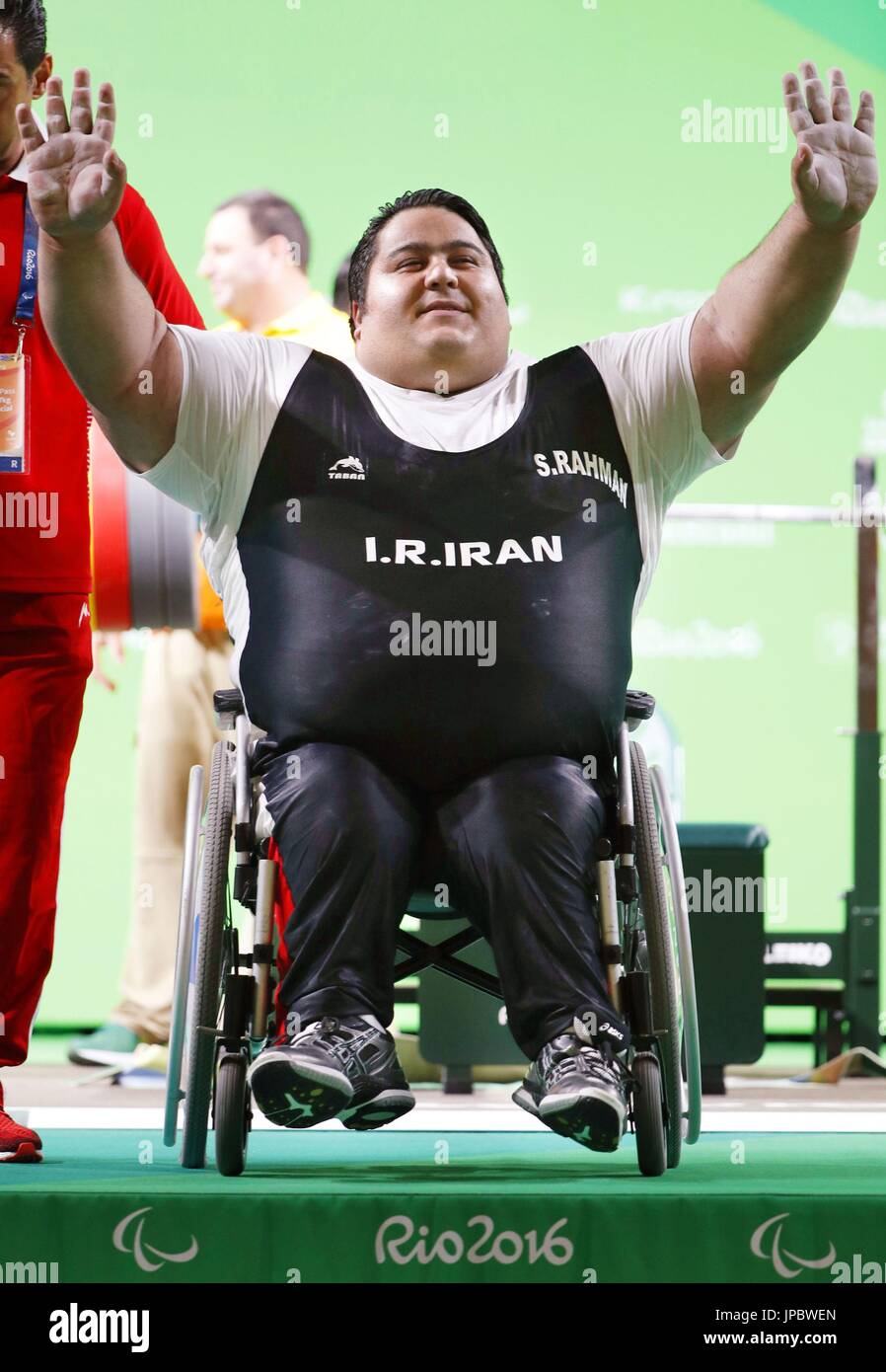 Siamand Rahman of Iran celebrates after lifting an astonishing 310 ...