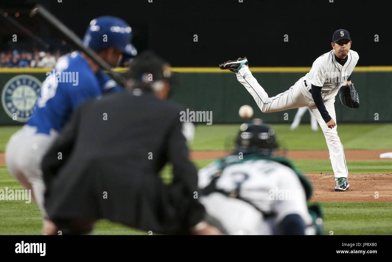Seattle Mariners right-hander Hisashi Iwakuma pitches during a game ...