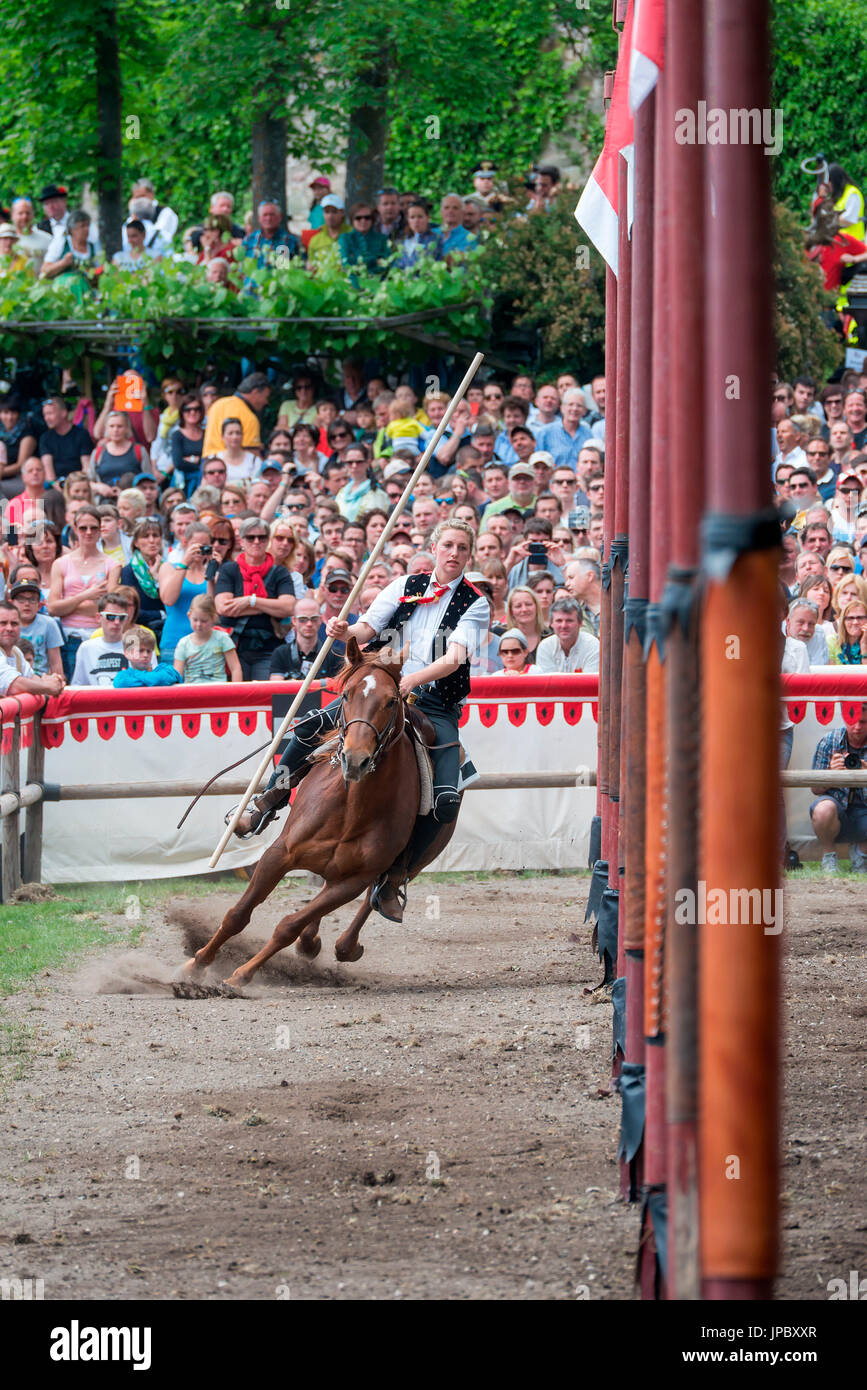 Medieval horse rider hi-res stock photography and images - Alamy