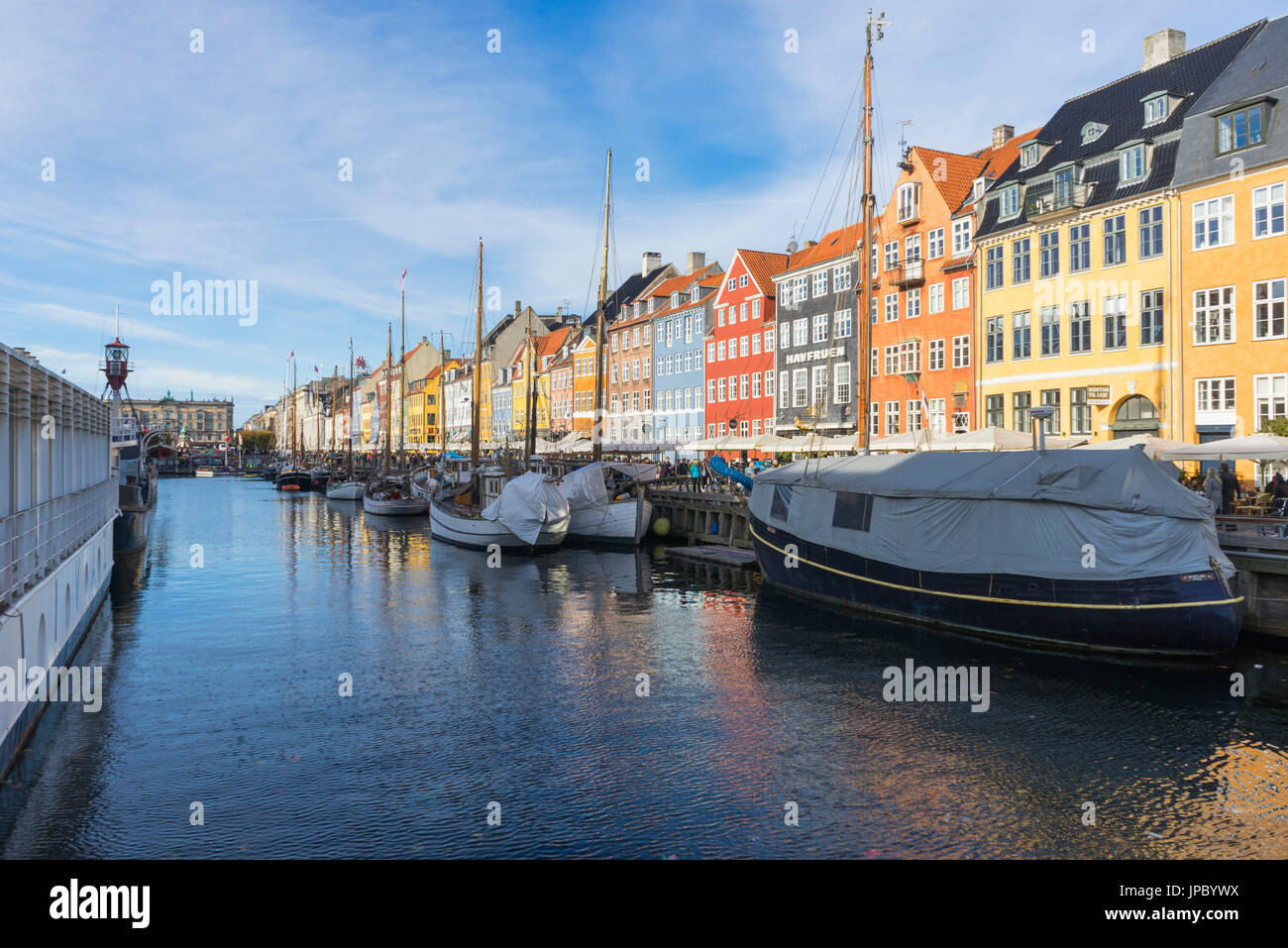 Colored houses hi-res stock photography and images - Alamy