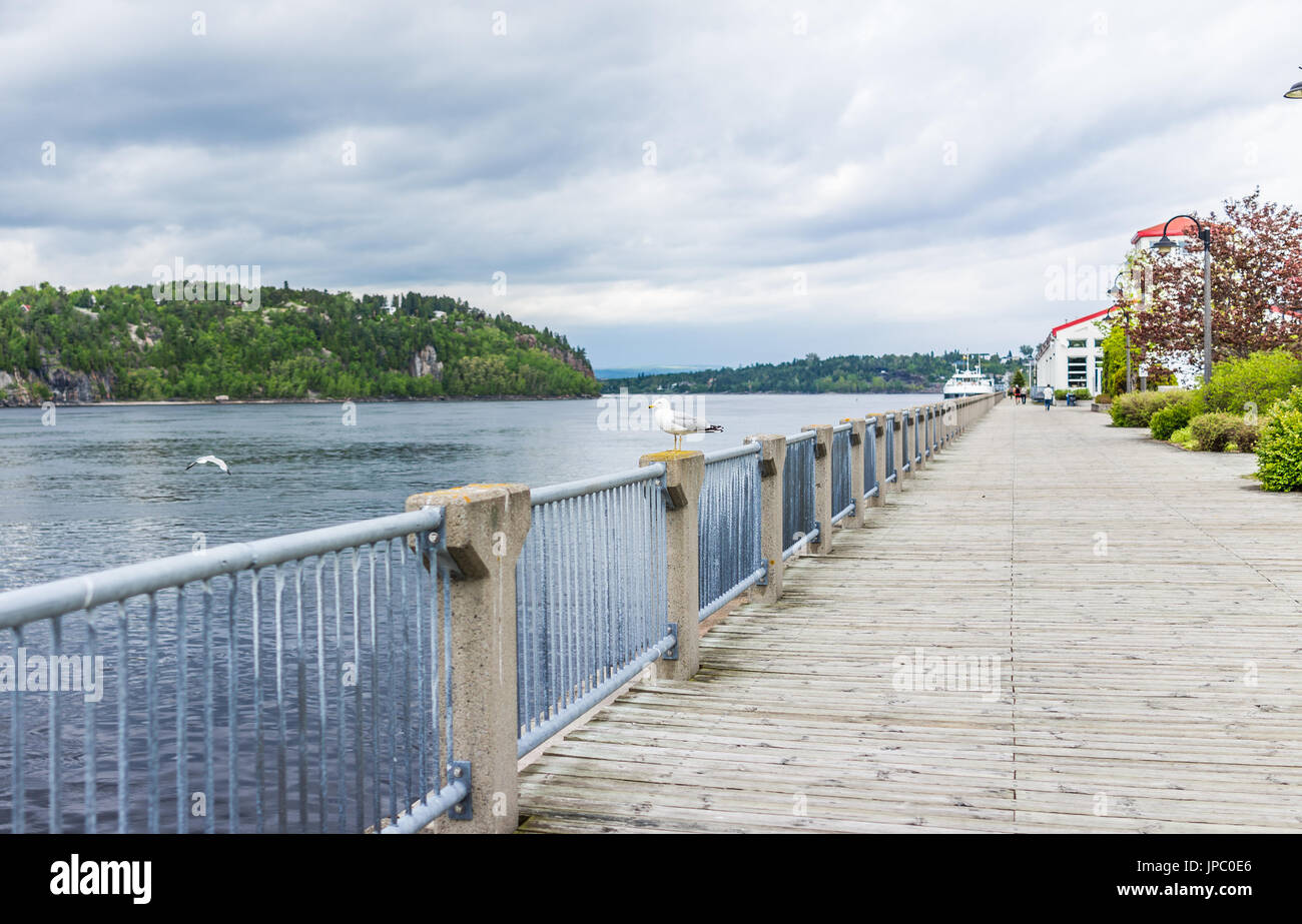 Sidewalk terrace hi-res stock photography and images - Alamy