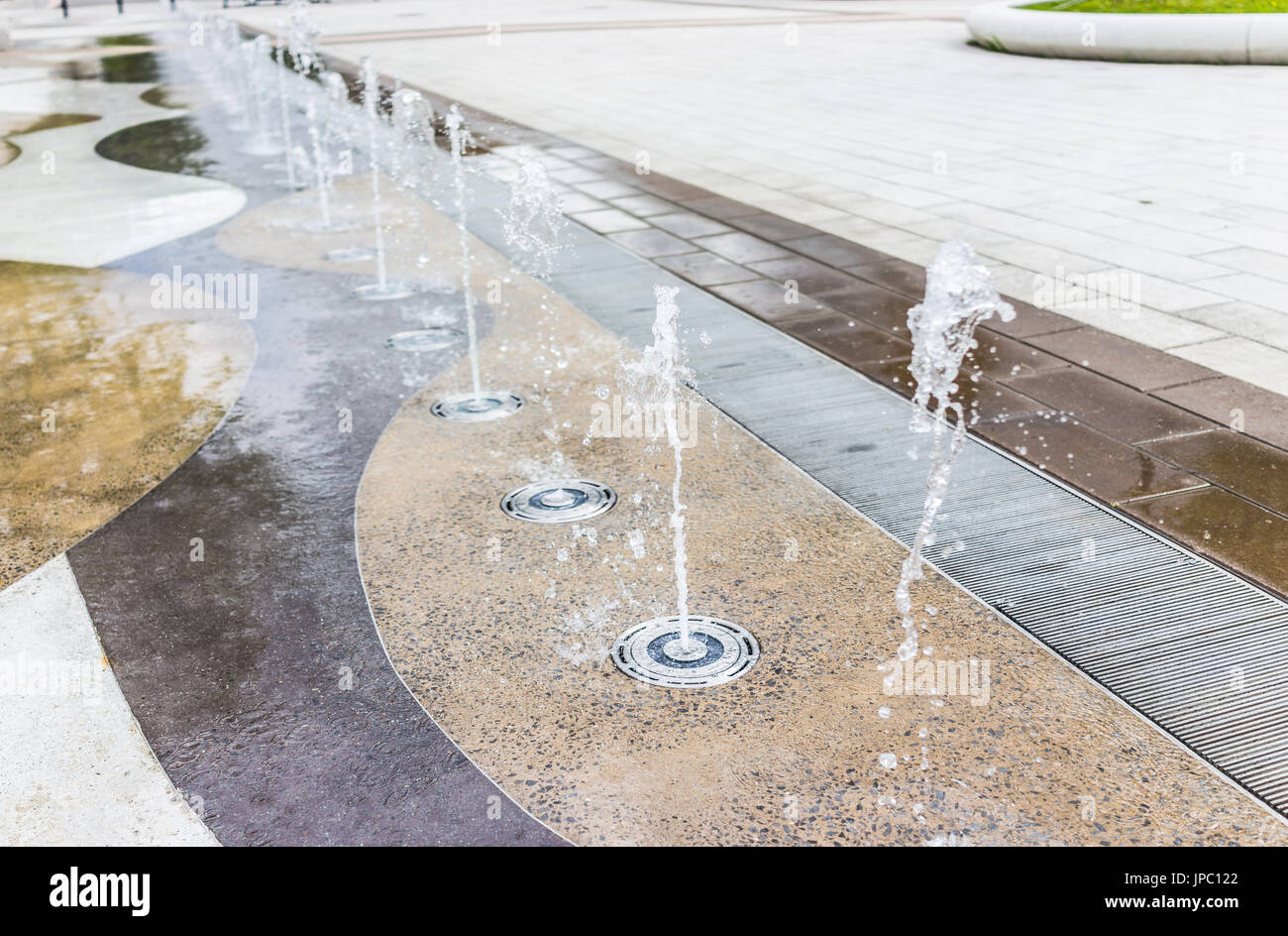 Water shooting up hi-res stock photography and images - Alamy