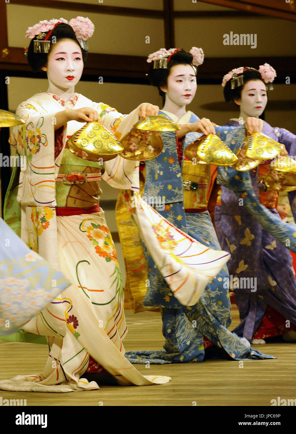 Geisha in the Japanese city of Kyoto undergo a full rehearsal on Sept ...
