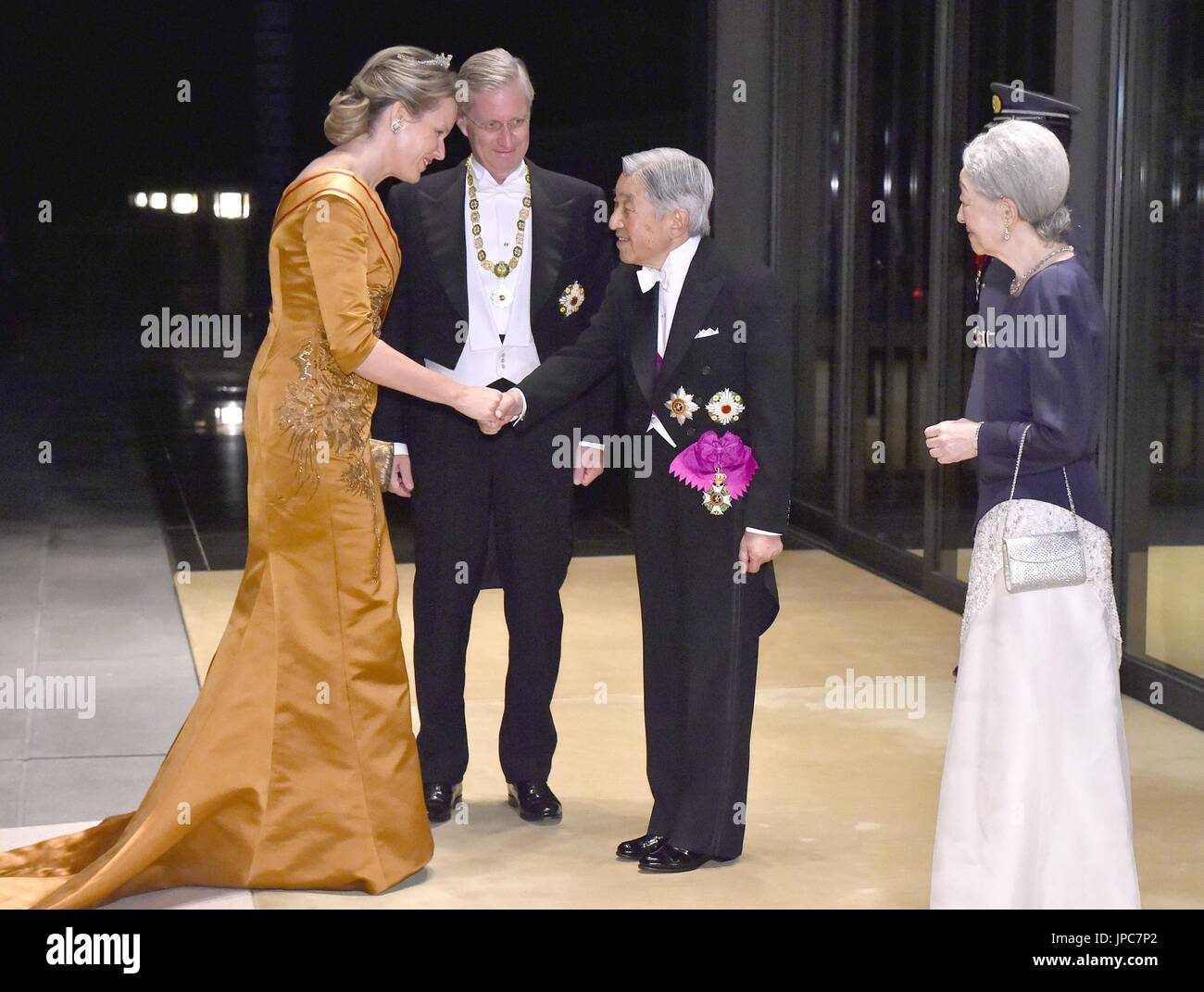 Japanese Emperor Akihito and Empress Michiko (R) welcome Belgian King ...