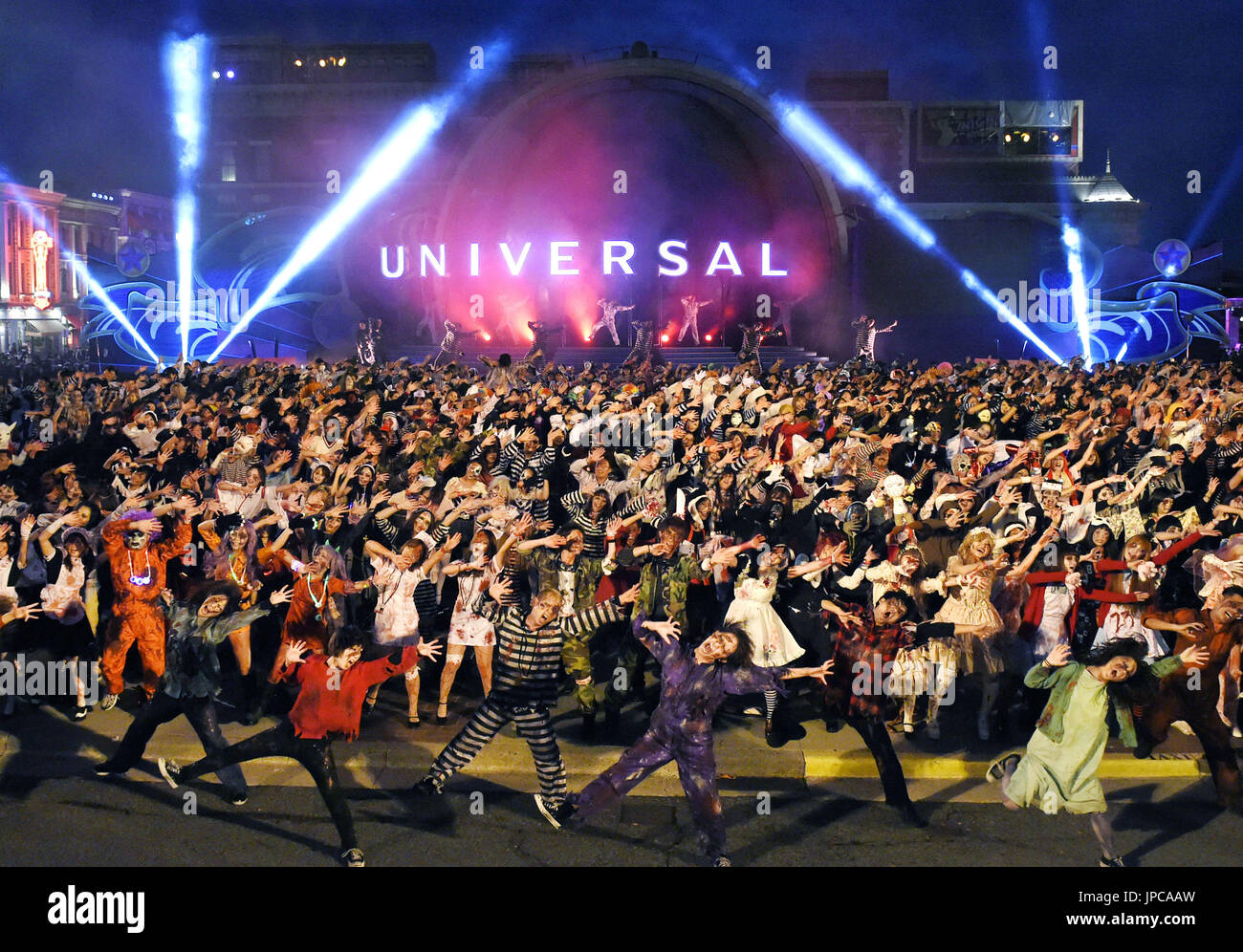 People dressed as zombies join the Halloween event at Universal Studios ...