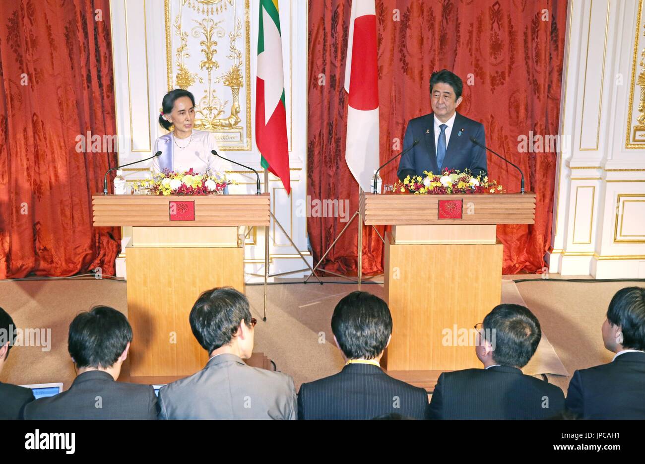 Japanese Prime Minister Shinzo Abe (R) attends a joint press conference ...