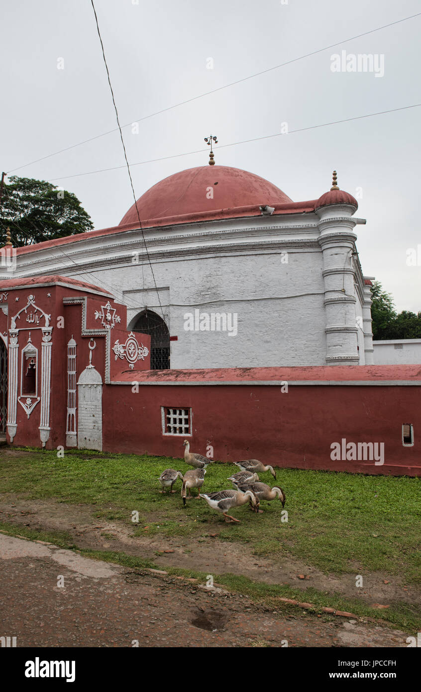The Khan Jahan Ali Mausoleum, Bagerhat, Bangladesh Stock Photo - Alamy
