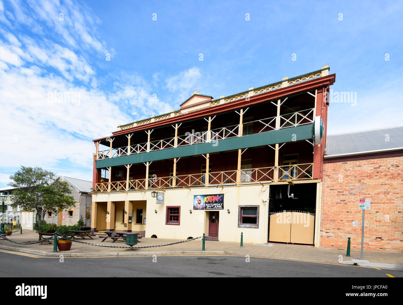 Historic building of the Criterion Hotel in Maryborough Heritage ...