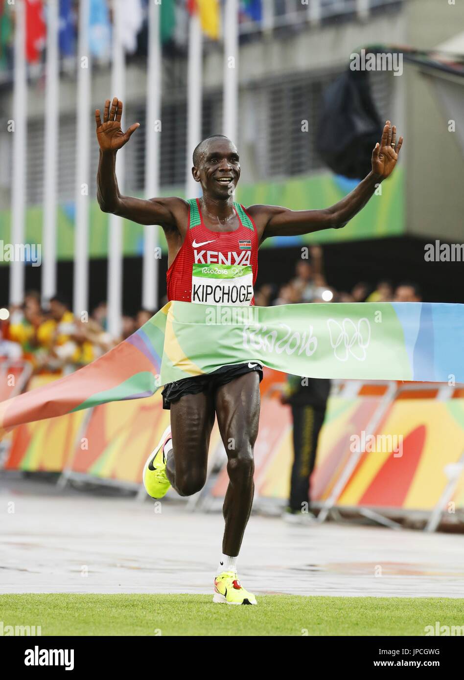 Eliud Kipchoge of Kenya wins the men's marathon at the Rio de Janeiro ...