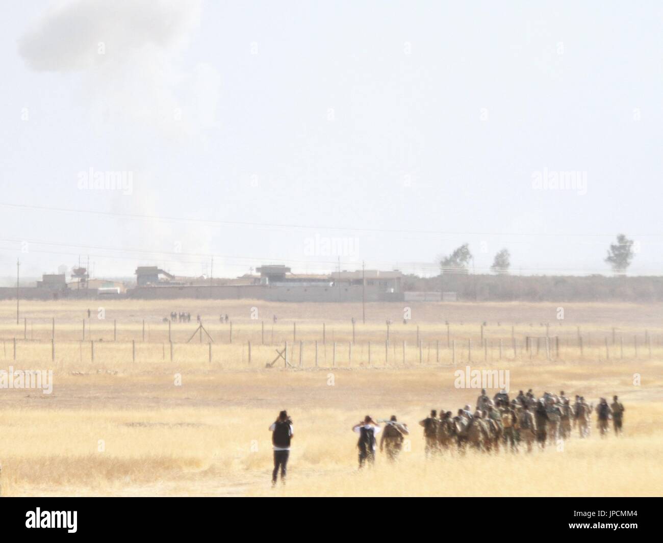 Peshmerga fighters from Iraq's Kurdistan autonomous region advance on ...