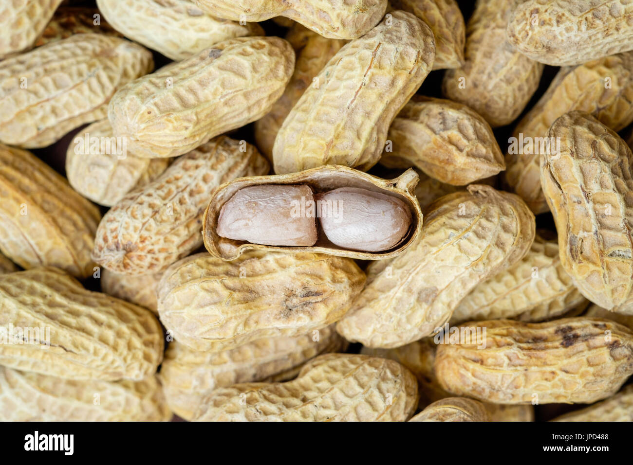 Pile of peanuts Stock Photo - Alamy