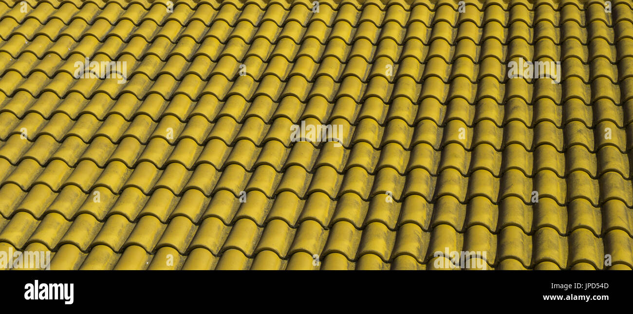Texture of classic shingles: repeated pattern of tile of house top on ...