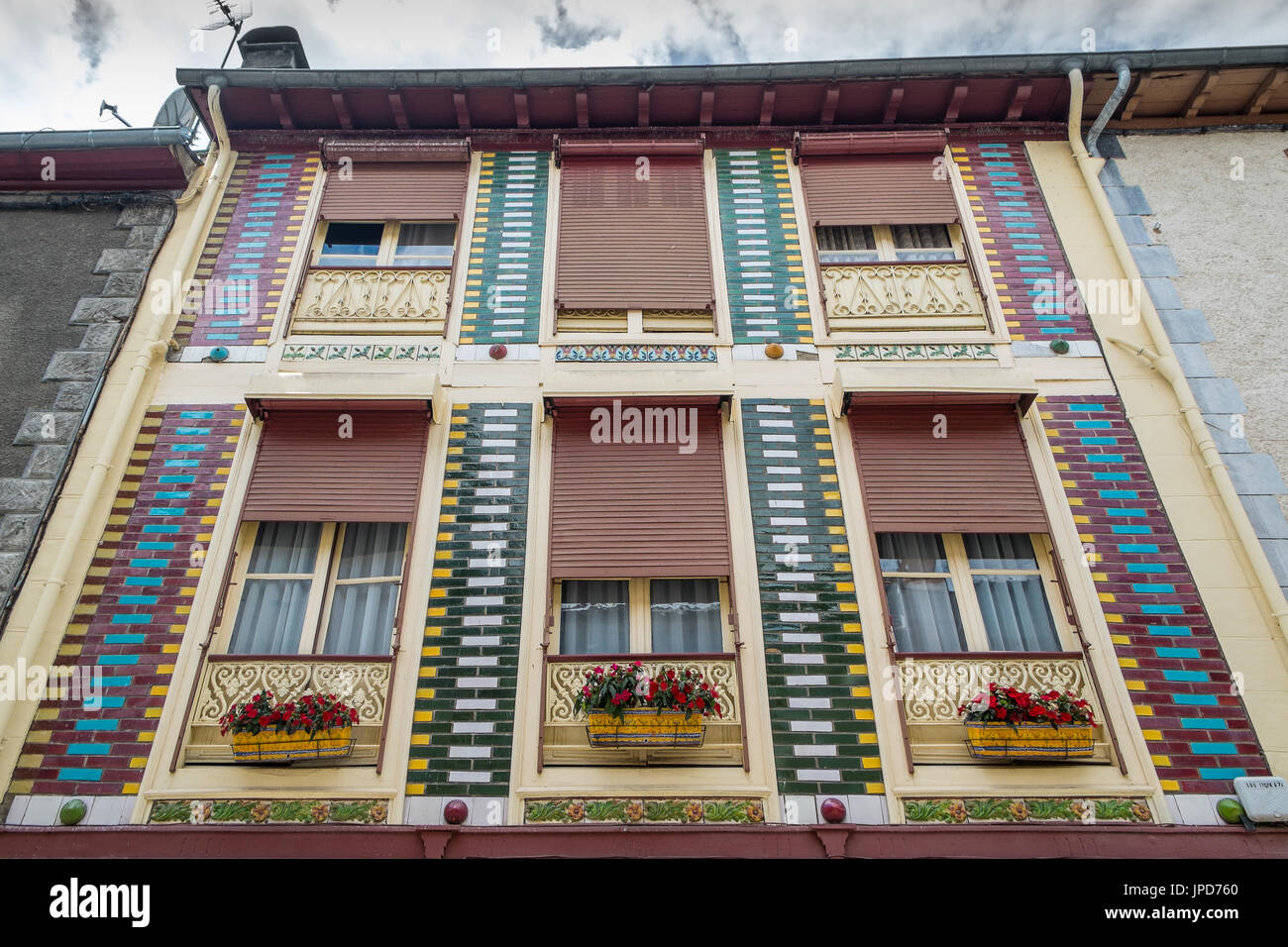 Tiled frontage hi-res stock photography and images - Alamy