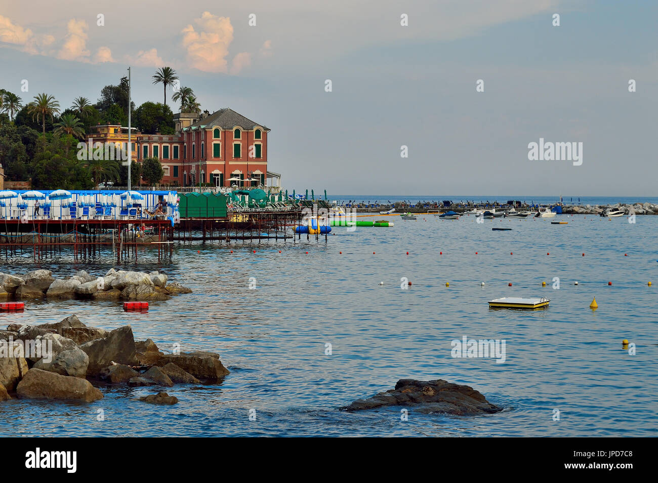 Rapallo beach hi-res stock photography and images - Alamy