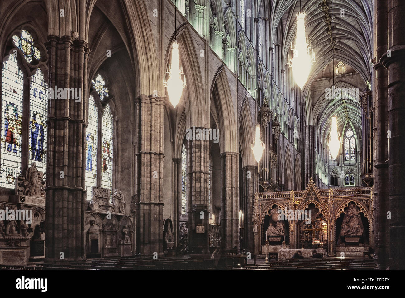 Westminster abbey statue hi-res stock photography and images - Alamy