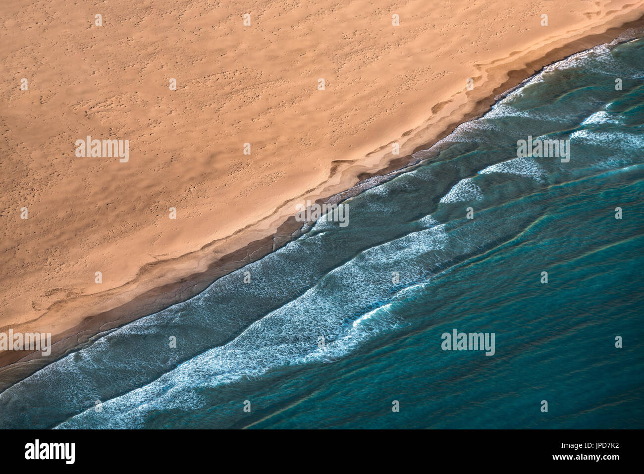 Aerial view empty beach sea hi-res stock photography and images - Alamy