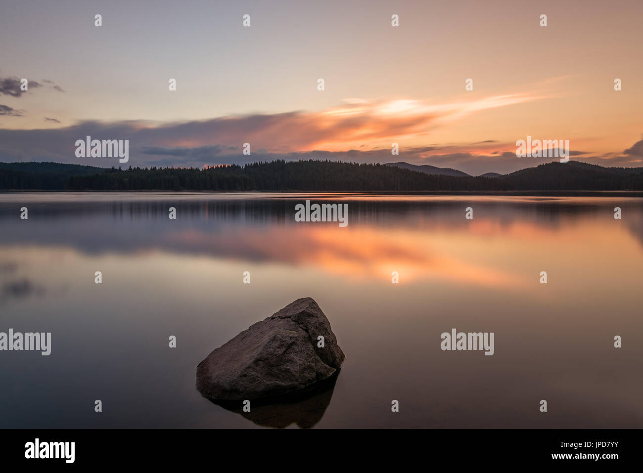 Lake sunset. Magnificent long exposure Stock Photo - Alamy